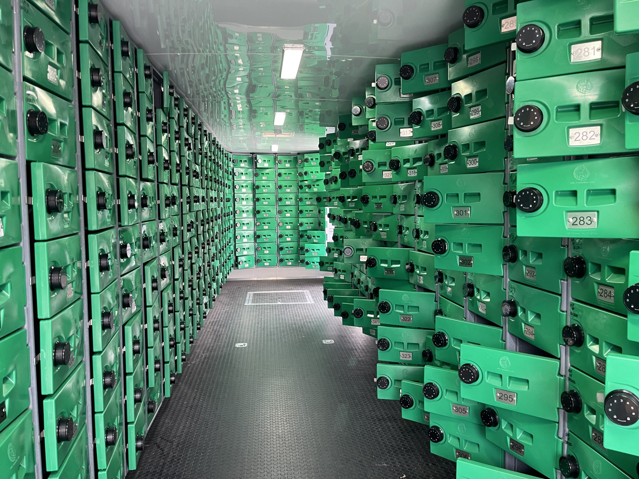 SoFi Stadium Gameday Guide - スタジアム徹底解剖