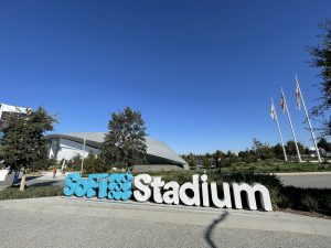 SoFi Stadium Gameday Guide - スタジアム徹底解剖